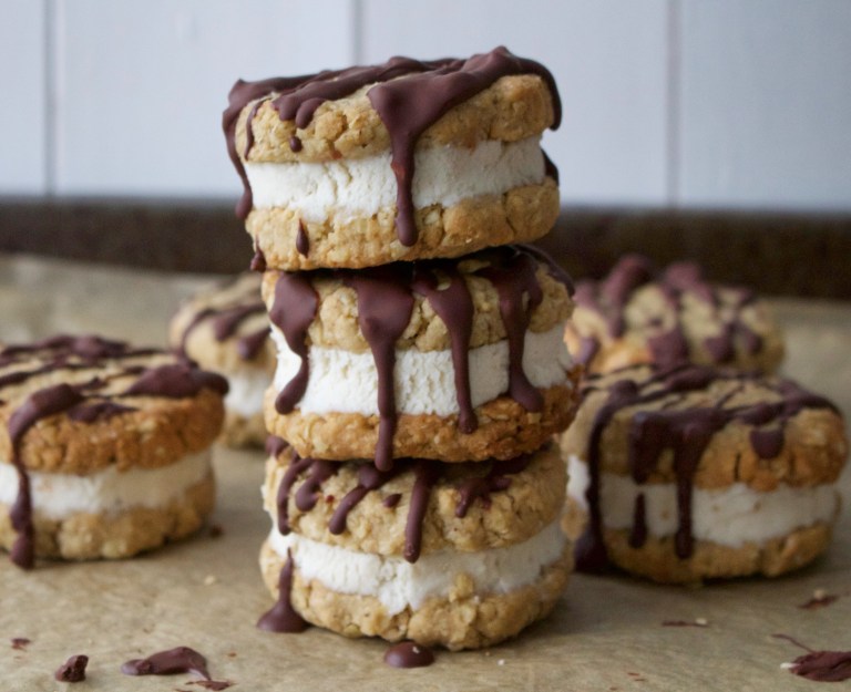 Ginger and vanilla sandwich cookies